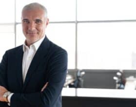 New AI-powered app translates sign language into speech in real time ...